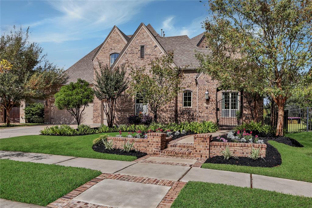 Landscape Design Tips for Busy Homeowners - The Dedicated House