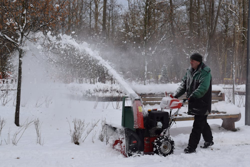 How to Choose a Snowblower for Your Home - The Dedicated House