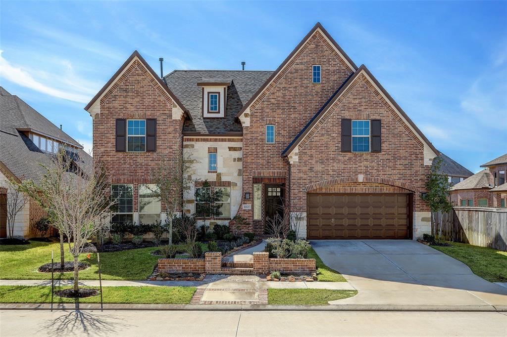 How to Deal With a Worn-Out Roof - The Dedicated House