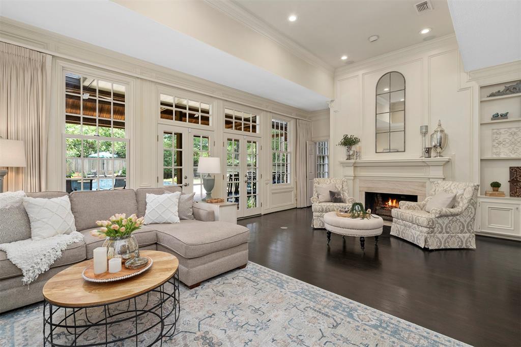 Update Your Living Room - The Dedicated House