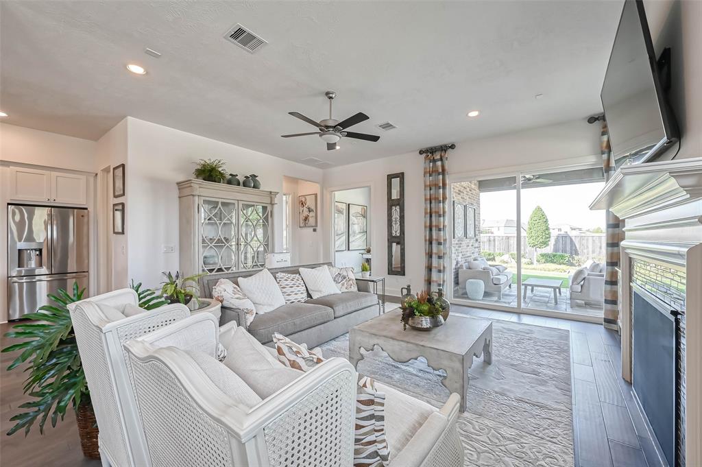 A Clean and Decluttered Home - The Dedicated House