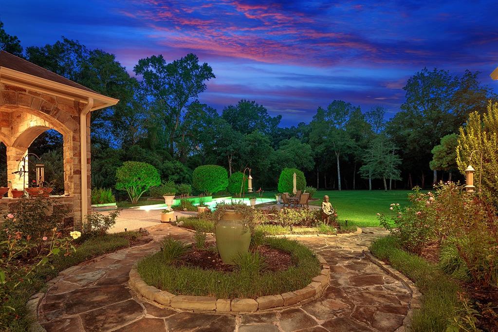 Your Family and Yard Design - The Dedicated House