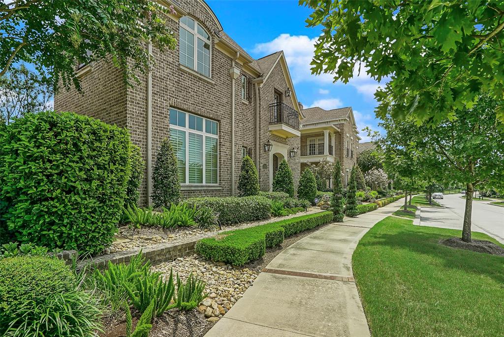 Make Your Outdoor Space More Appealing - The Dedicated House