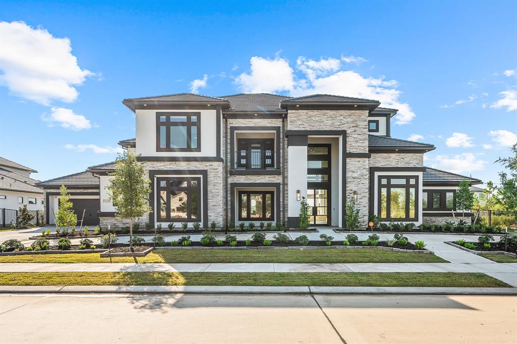 Car Enthusiast's Home - The Dedicated House