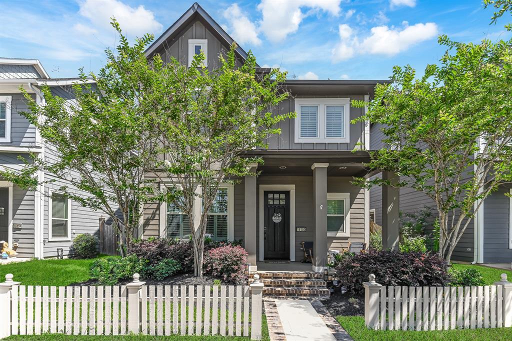 Small Long Distance Moves - The Dedicated House