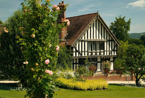 Create the Perfect Country House - The Dedicated House
