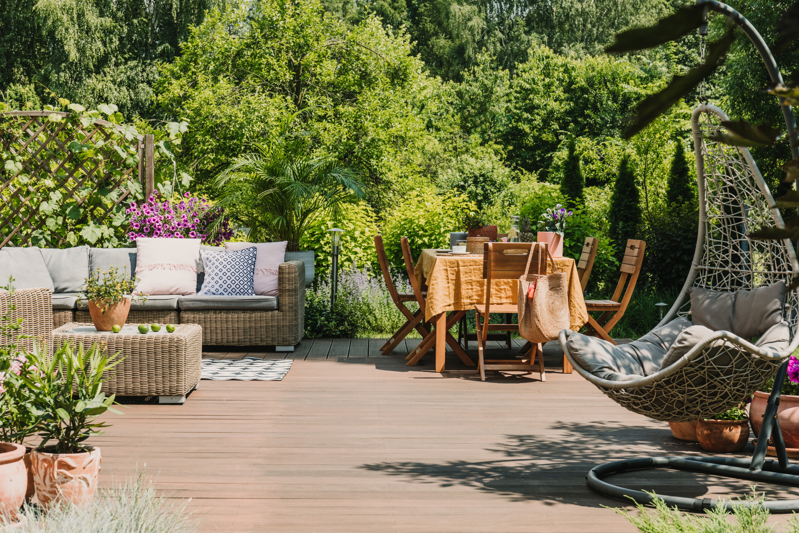 How to Decorate Your Outdoor Living Space: A Step-by-Step Guide - The ...
